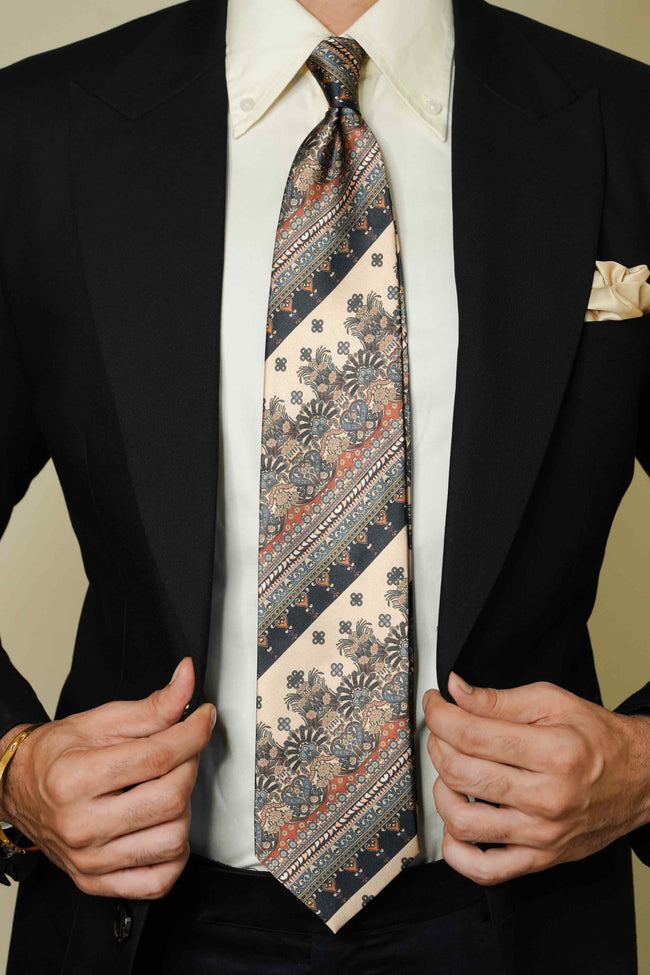 CLASSY TIES – Warsan